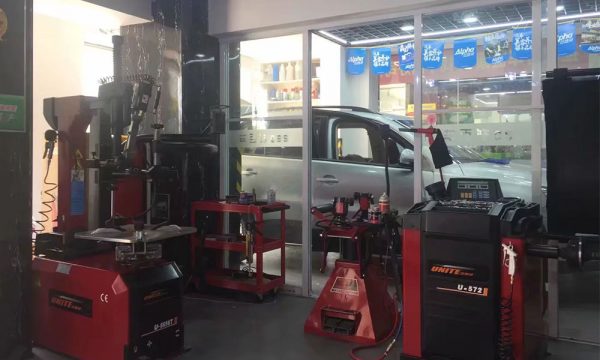 Five Essential Automotive Equipments To Successfully Running An Automotive Tyre Shop - Tire Shop ...