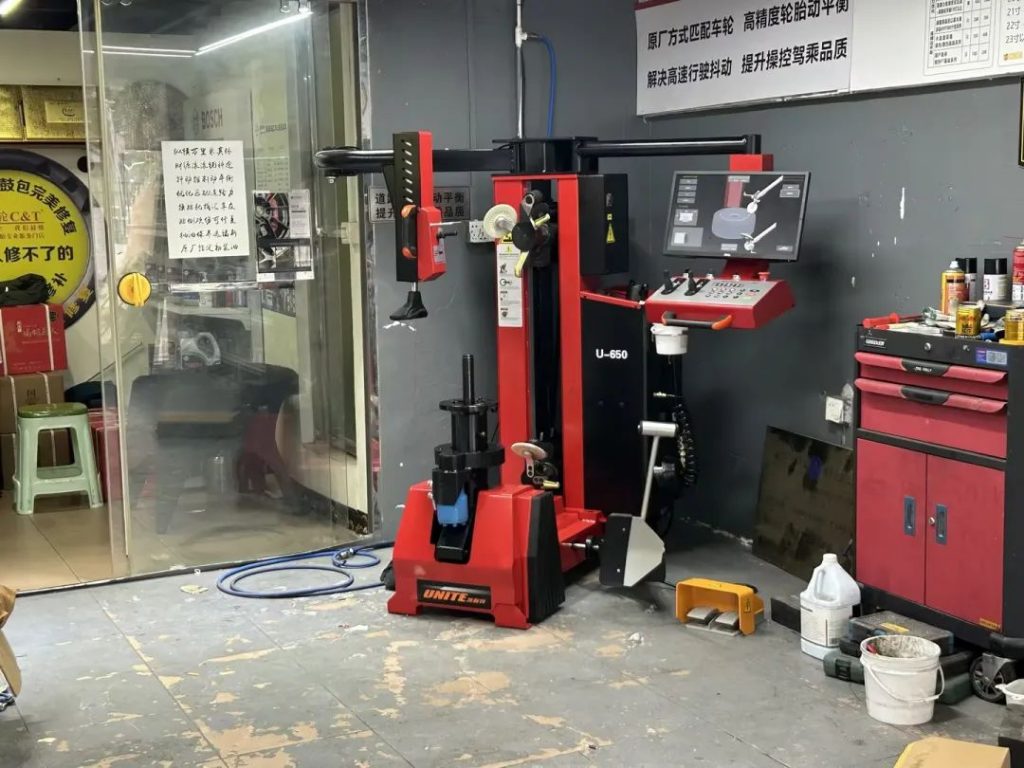 The Importance Of Safety When Using A Tire Changer - Automotive ...